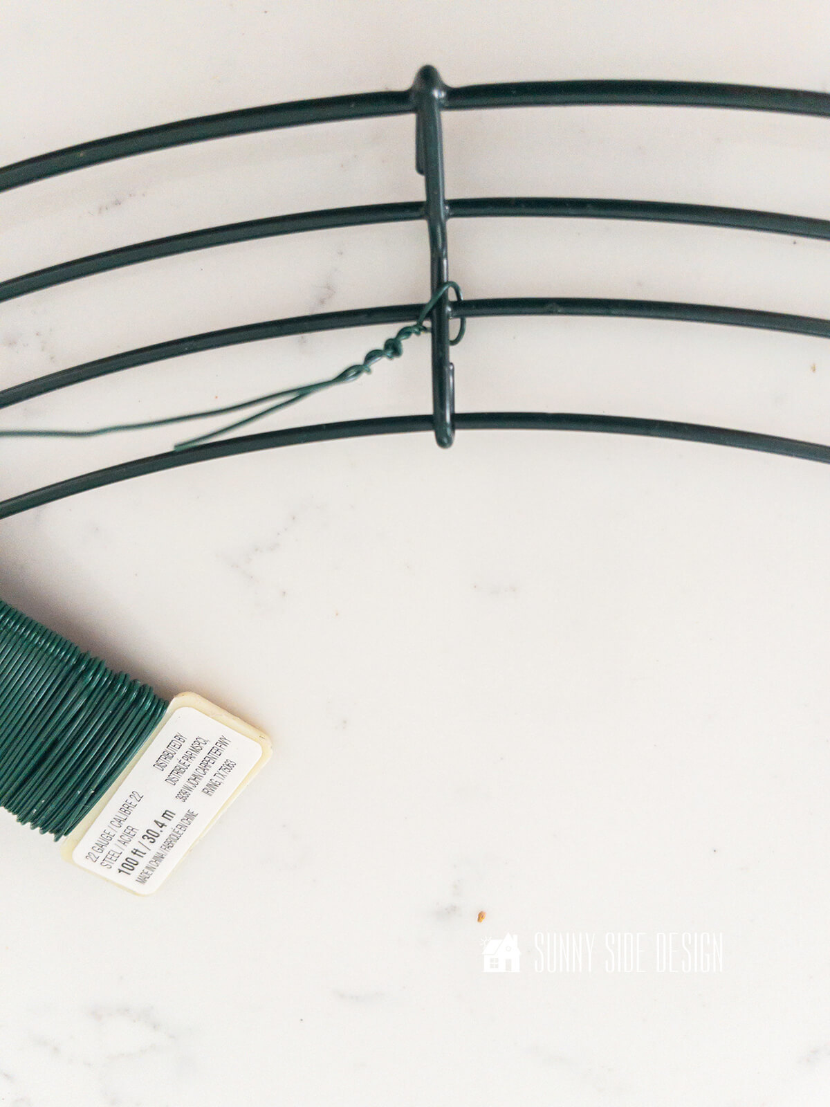 How to Make a Fresh Christmas Wreath Like a Pro