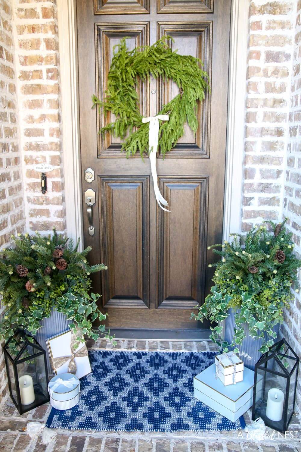 Festive Christmas Front Porch Ideas You Need to See | Sunnyside Home