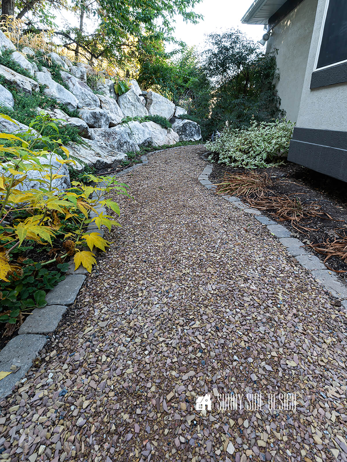 How to Make a Cheap and Easy Garden Path | Sunnyside Home