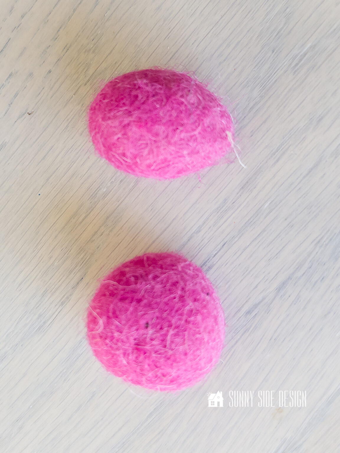 Easy Acorn Craft with Real Caps and Wool Balls | Sunnyside Home