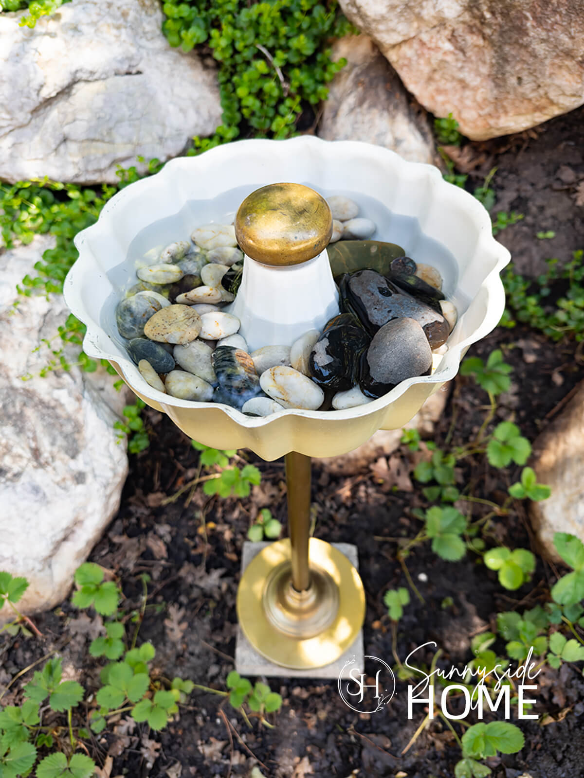 Easy DIY Bird Bath with Recycled Materials | Sunnyside Home